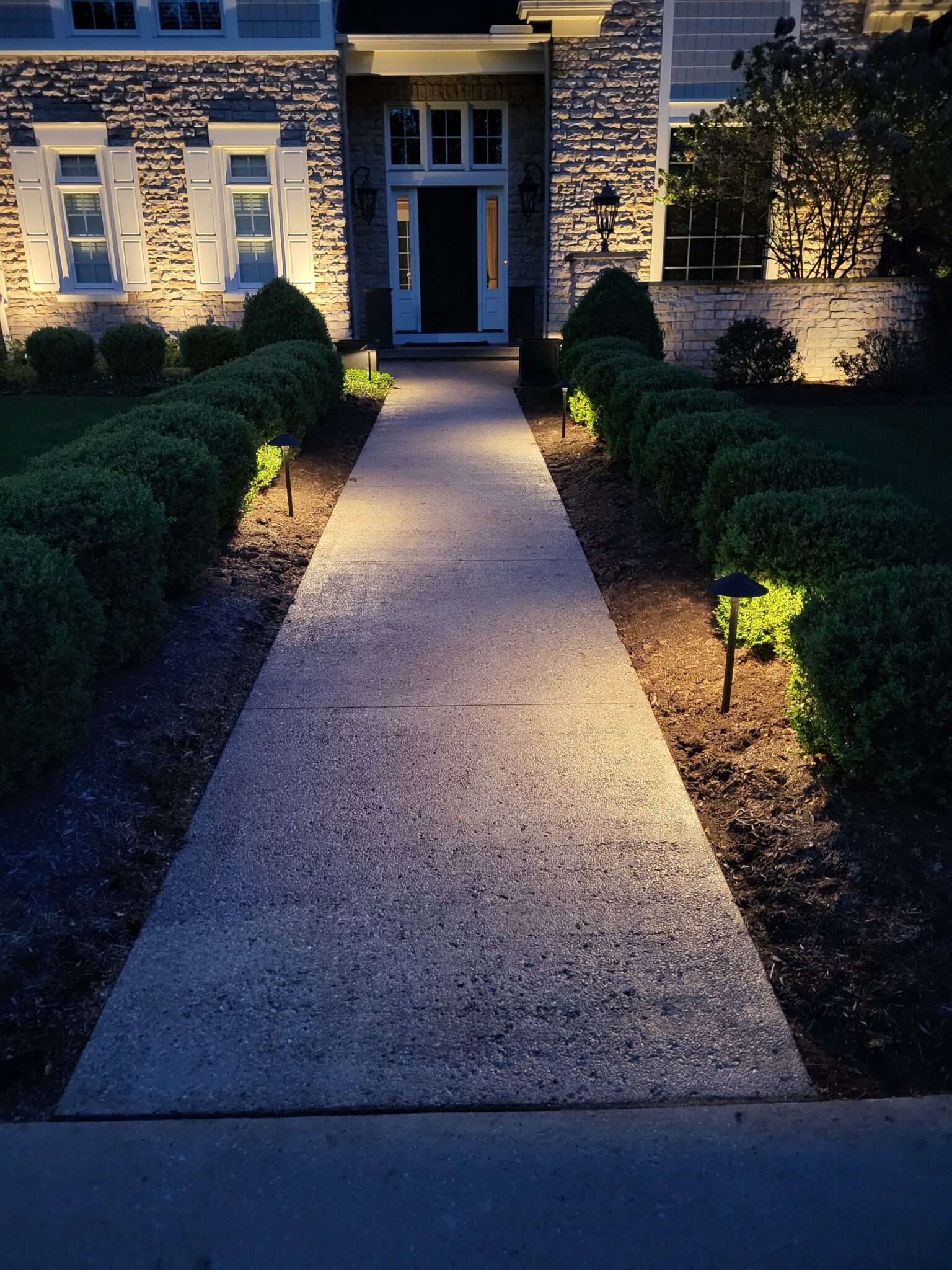 Outdoor Home Lighting Design & Installation - All Year Lights Lighting ...